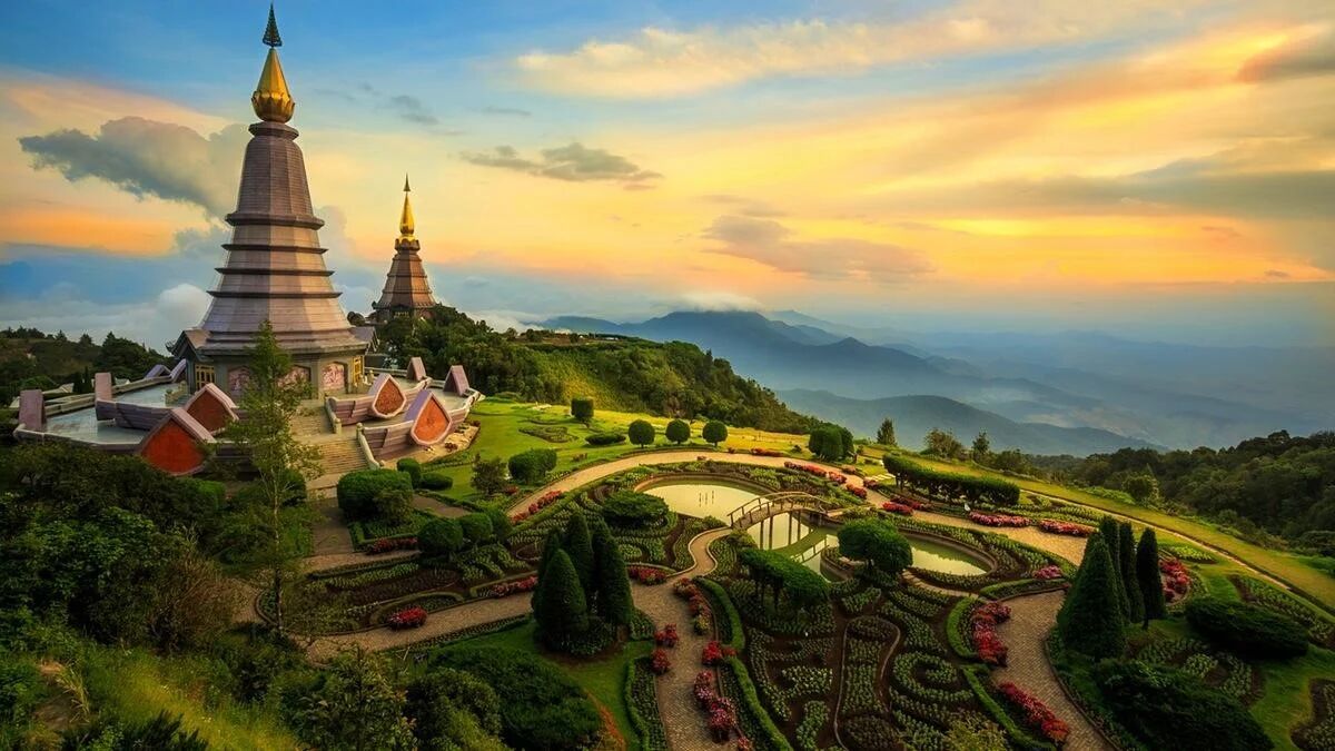 Hanoi vs Chiang Mai Travel Guide: Cultural Insights, Costs & Eco-Tours