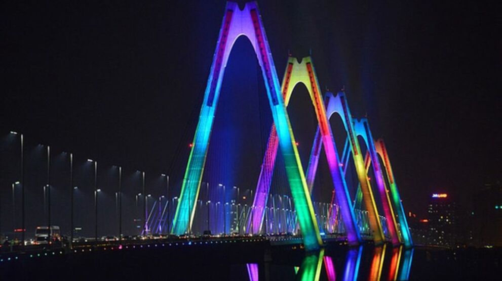 Nhat Tan Bridge Travel Guide: Best Views, History & Eco-Friendly Hanoi ...