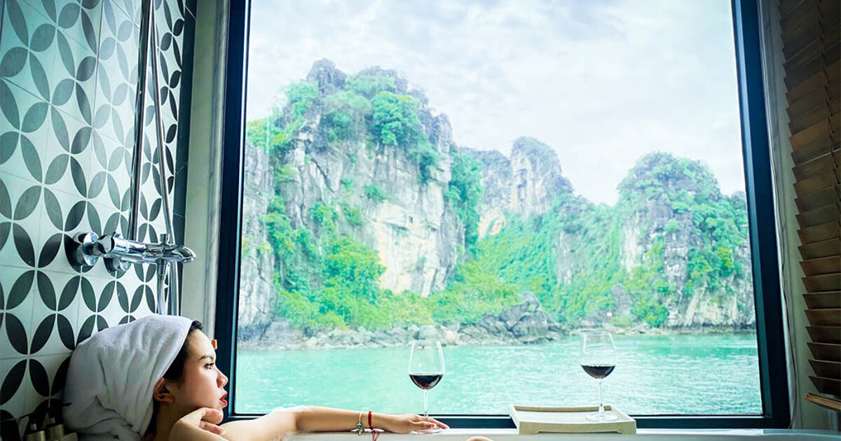Halong Bay vs Mui Ne Travel Guide: Comparison, Tips & Eco-Tours