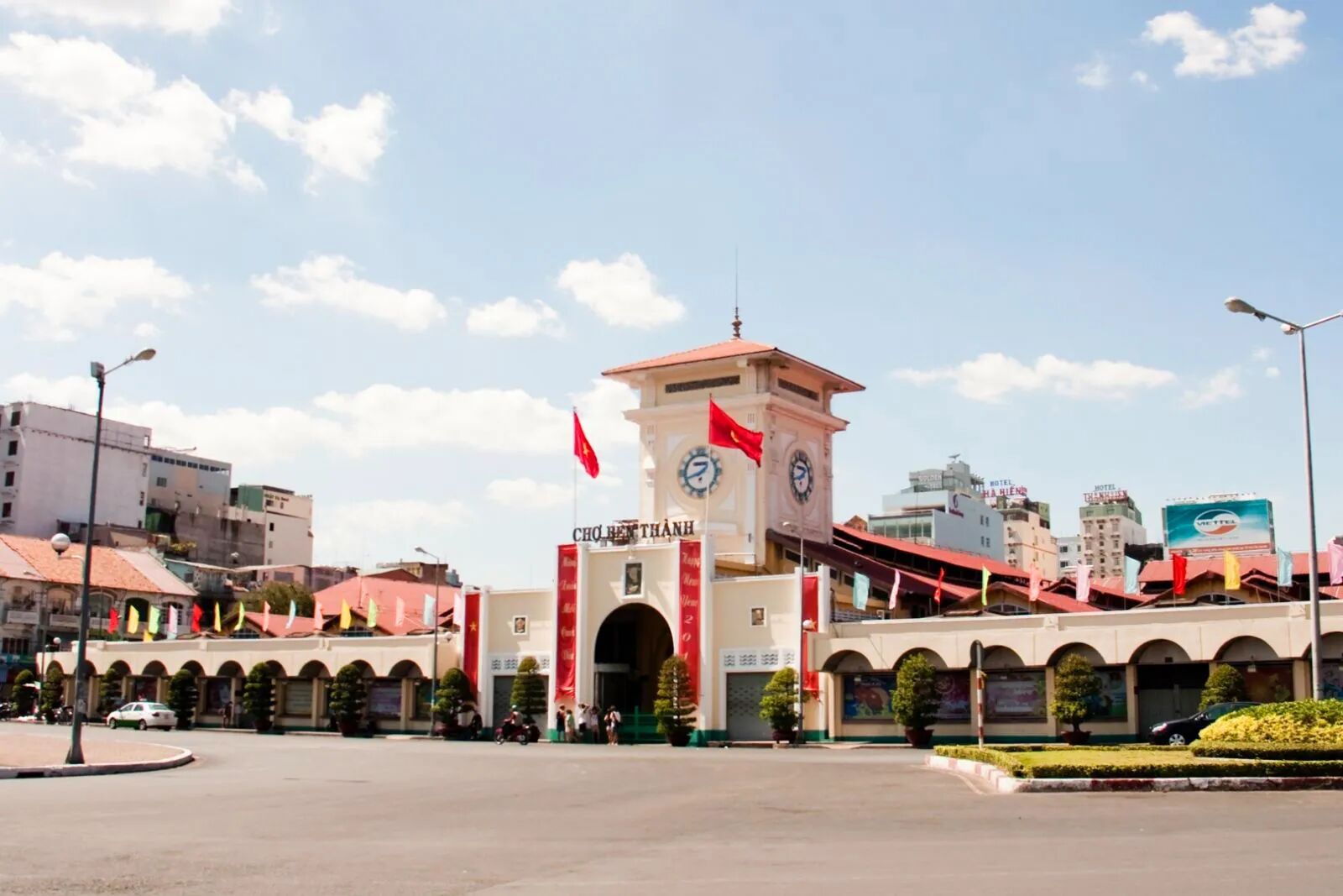 Ho Chi Minh City vs Da Nang Travel Guide: Comparison, Tips & Eco-Tours