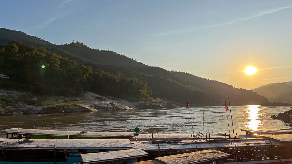 Vientiane vs Pak Beng Travel Guide: Cultural Insights, Costs & Eco-Tours