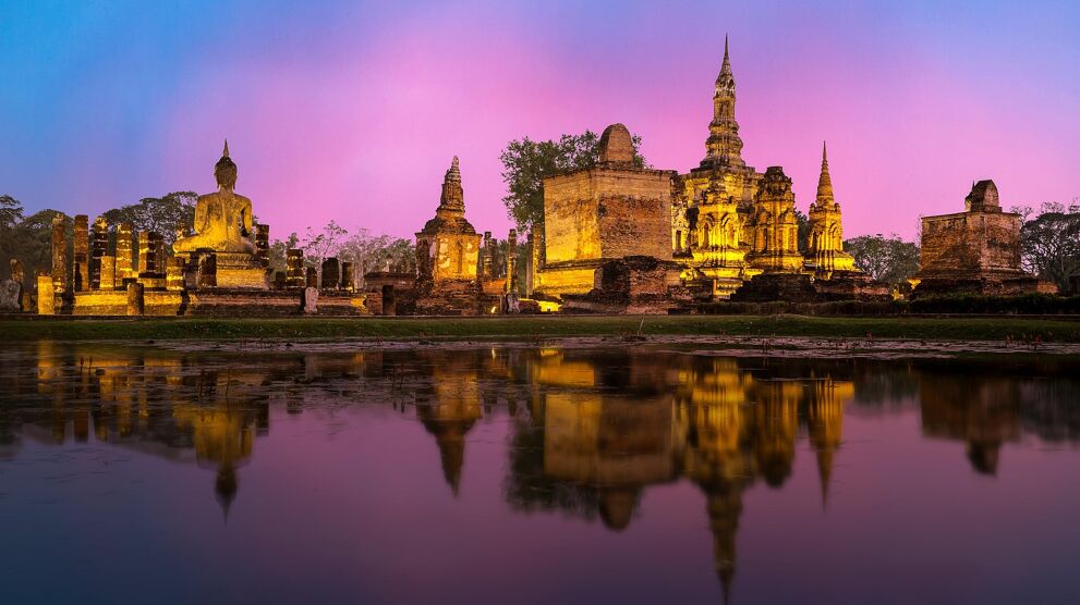 Tonle Sap vs Sukhothai Travel Guide: Cultural Insights, Costs & Eco-Tours